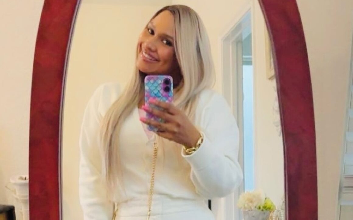 Sprinkle Sprinkle: All About Relationship Mentor Shera Seven